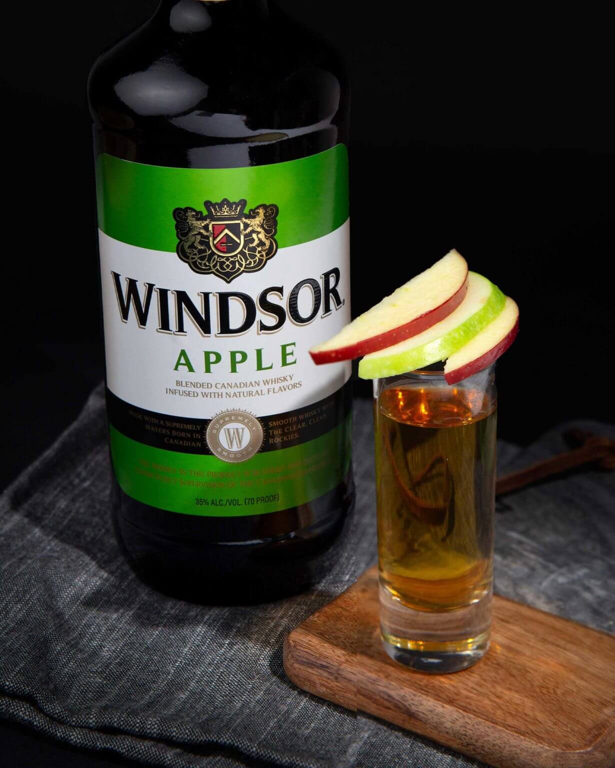 The Windsor Knot - Windsor Canadian Whisky